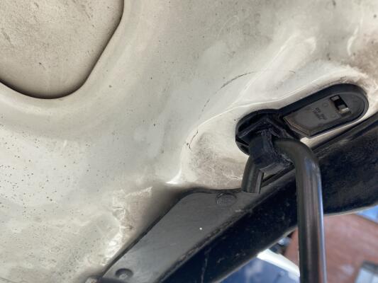 3d модель Nissan 65773-CY00B Упор капота для 3d принтера - скачать ...