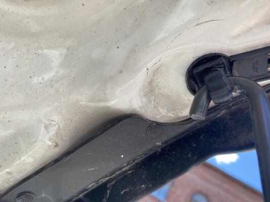 3d модель Nissan 65773-CY00B Упор капота для 3d принтера - скачать ...